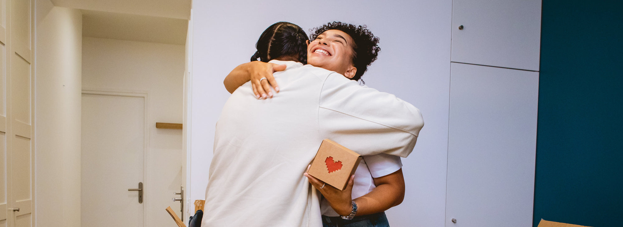 Lovebox | #1 Digital Picture Box | Long Distance Photos – Lovebox America